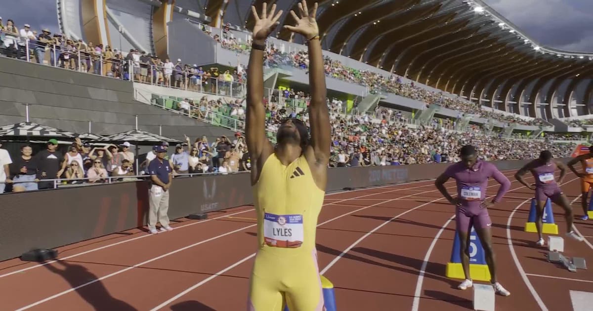 Team USA | Noah Lyles, Kenny Bednarek and Erriyon Knighton Go 1-3 in the Men's 200-Meter Final ...